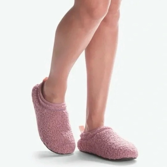 Bombas | Shoes | Bombas Sunday Sherpa Slippers Mauve Memory Foam Rubber ...